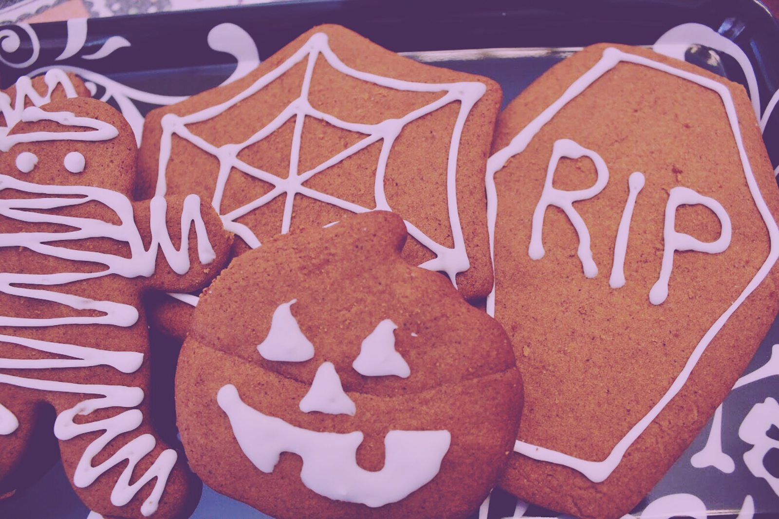 How to Make Halloween Gingerbread Cookies — Spooky Little Halloween