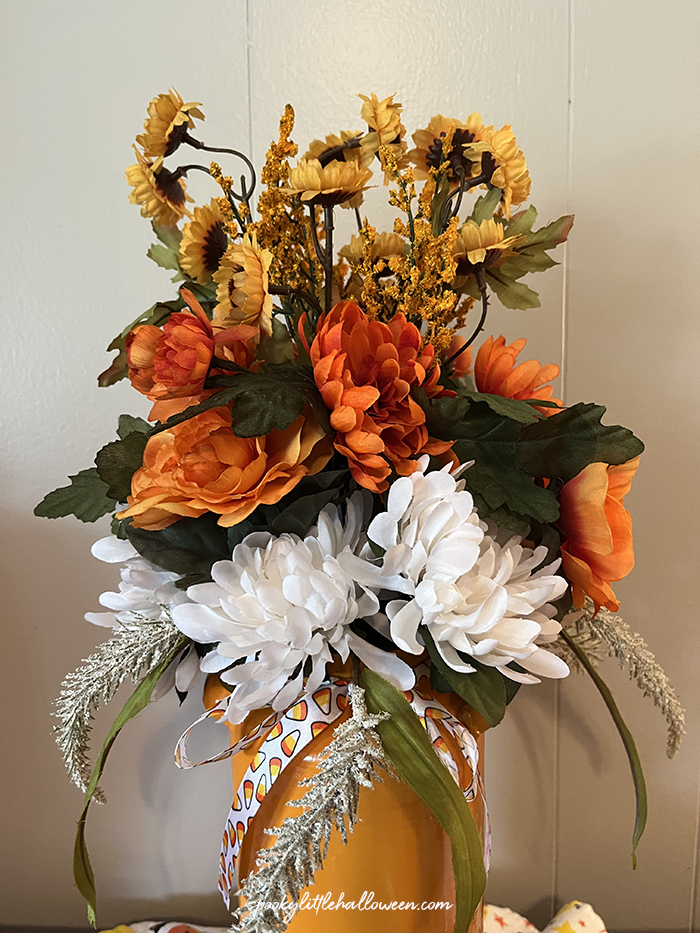How to Make a Candy Corn Floral Centerpiece — Spooky Little Halloween