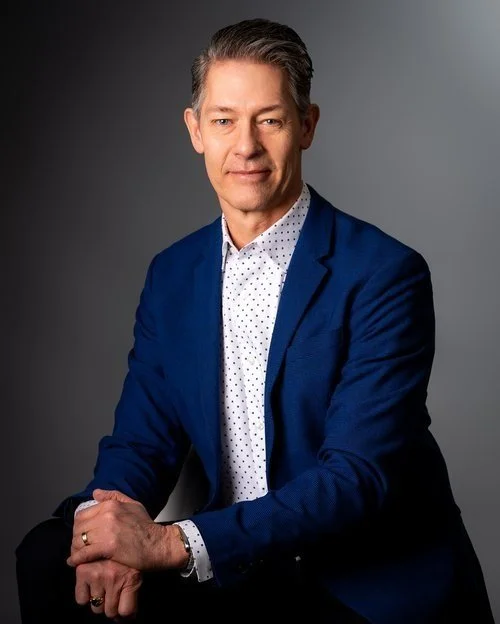 Best Winnipeg Wedding Photographer - MARK EADIE