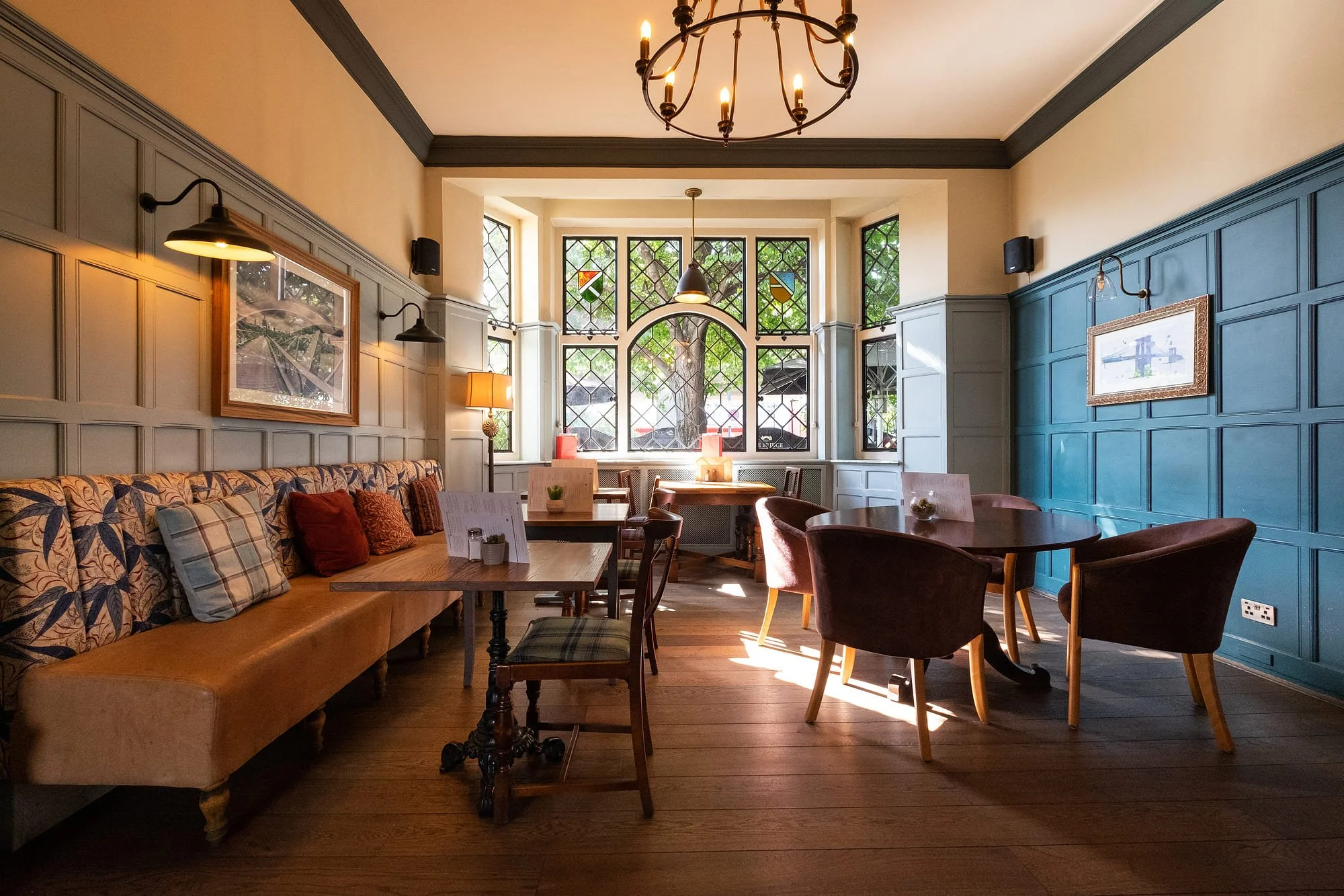 Hotel & Pub Photo Gallery — The Bridge Hotel