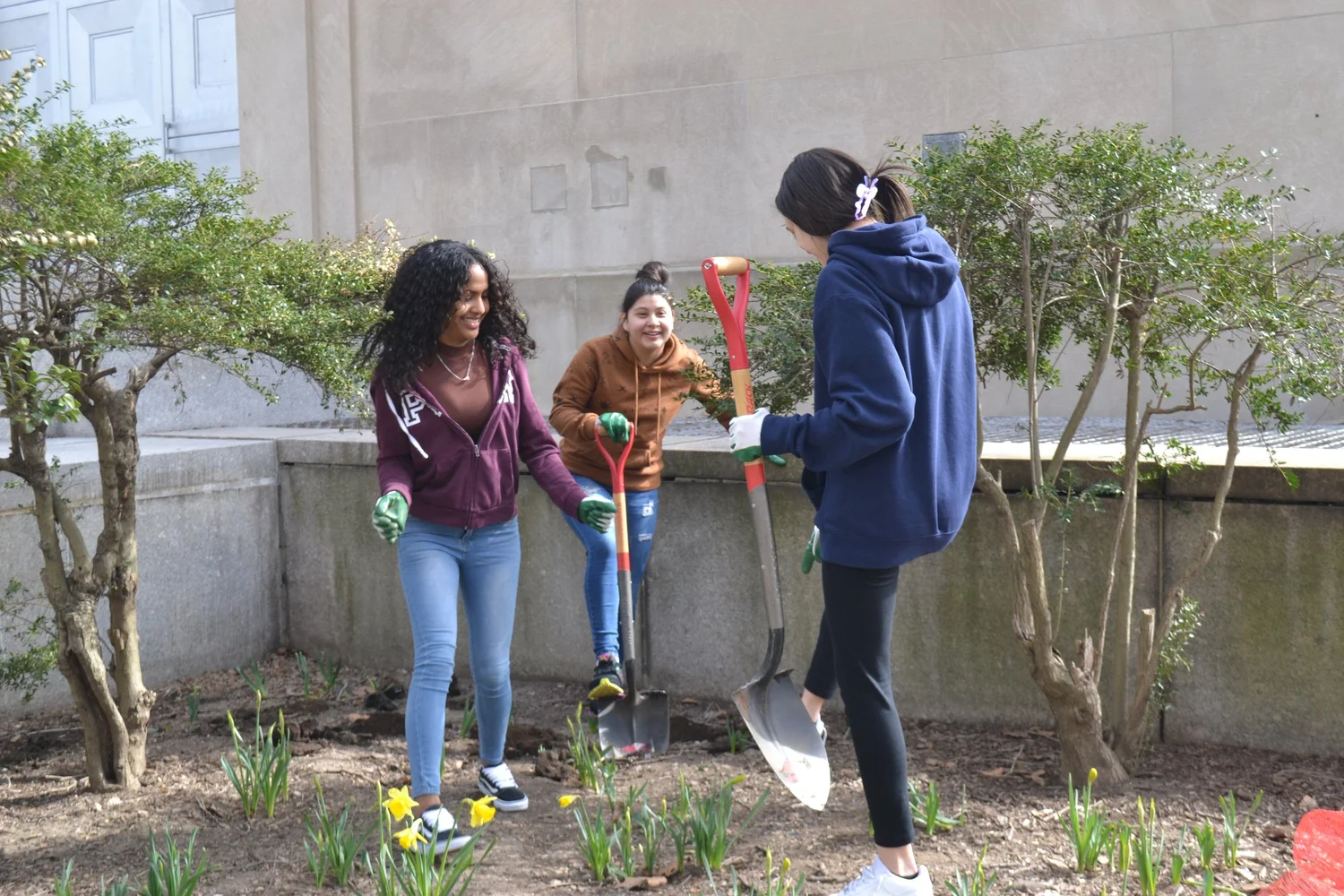 Cadman; Kahlil Gibran School Day of Service — Cadman Park Conservancy