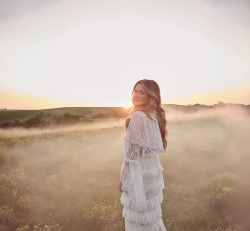 Carly Pearce Honest Woman Album: Release Date, Track List and Details