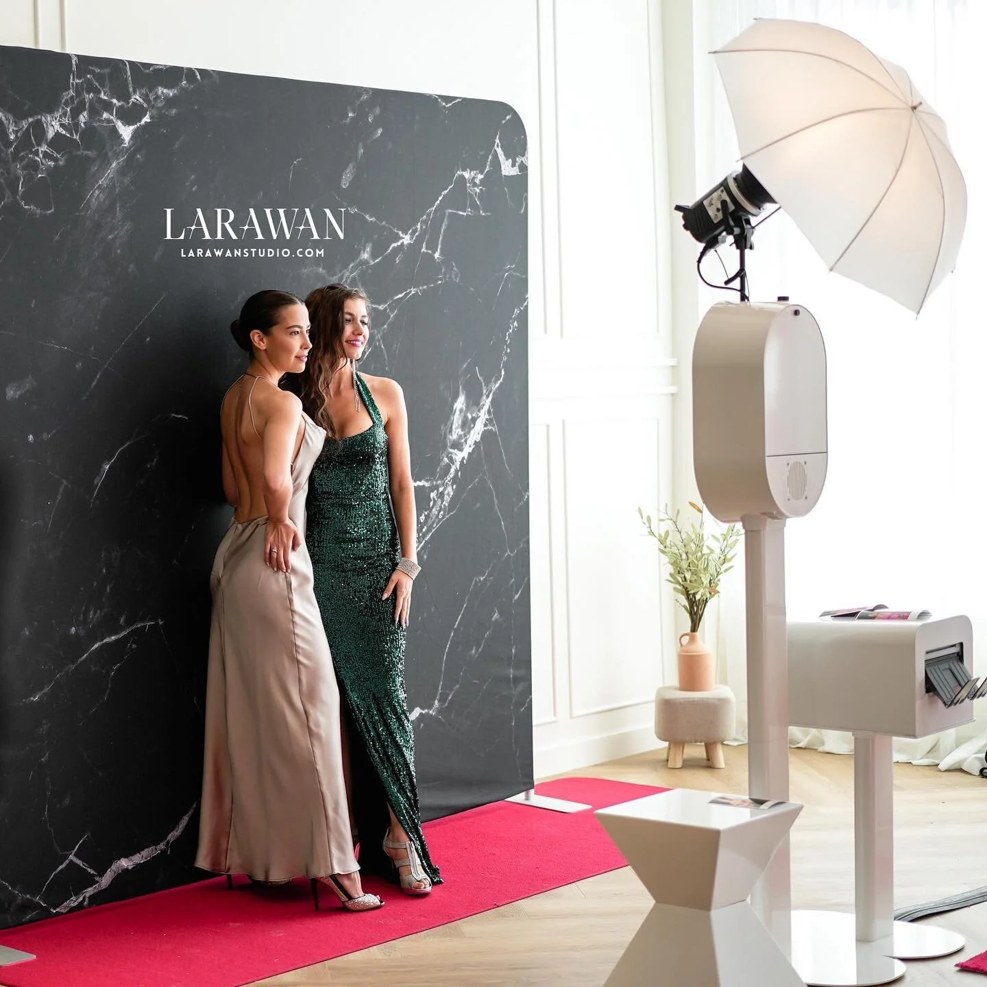 CALGARY PHOTO BOOTH RENTAL SERVICES