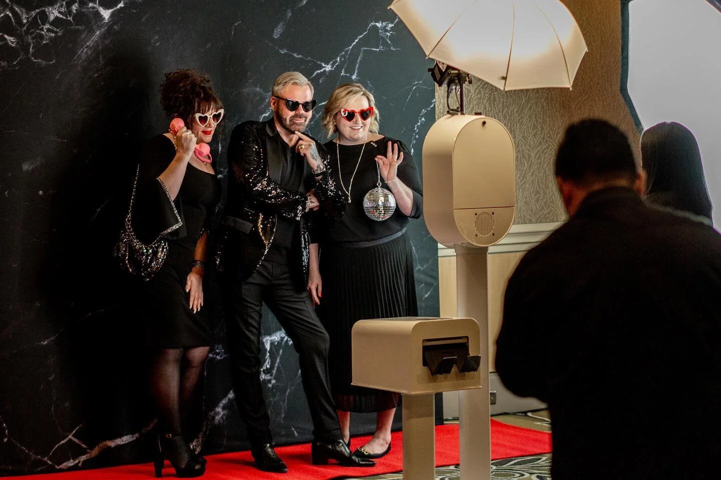 CALGARY PHOTO BOOTH RENTAL SERVICES