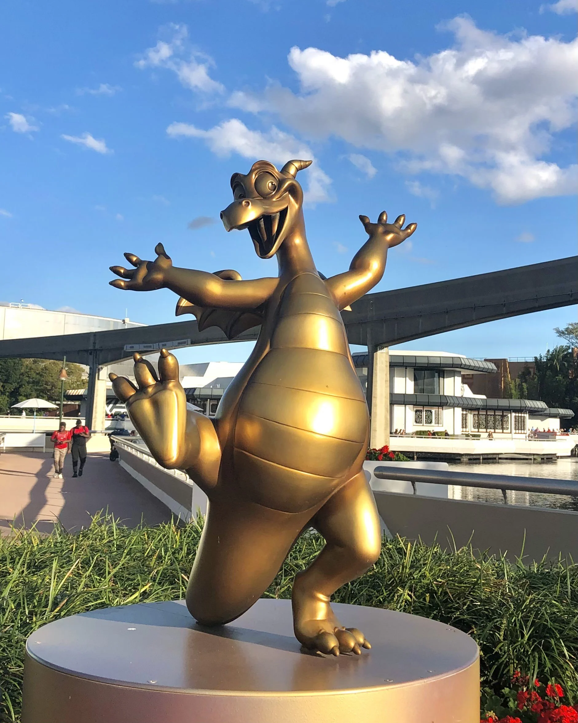 Where to Find All the Disney Fab 50 Character Statues at Disney World ...
