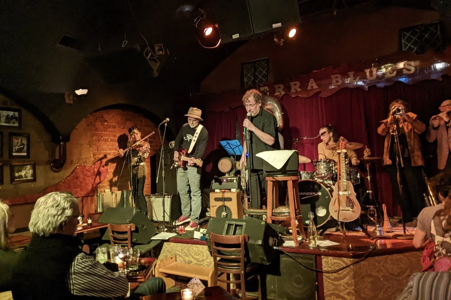 15 Best Jazz Clubs in NYC for Live Music, Cocktails, and a Fun Night ...