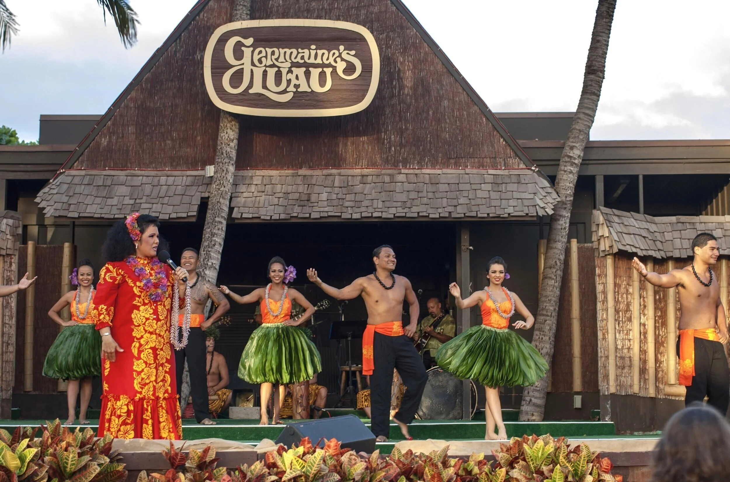 17 Best Luaus in Hawaii for Live Music, an Amazing Feast, and Hula ...