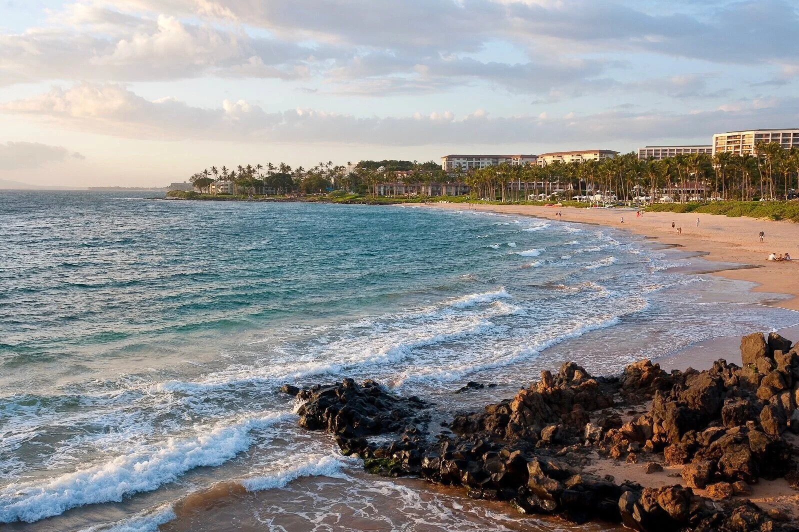 29 Best Beaches in Hawaii, from Waikiki Beach to Kahalu’u Beach Park ...