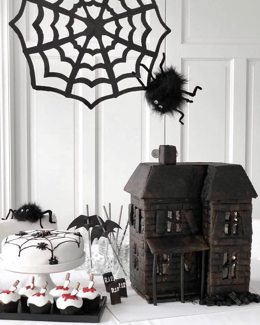 68 Best Gingerbread House Ideas to Try This Christmas | The Exploreist