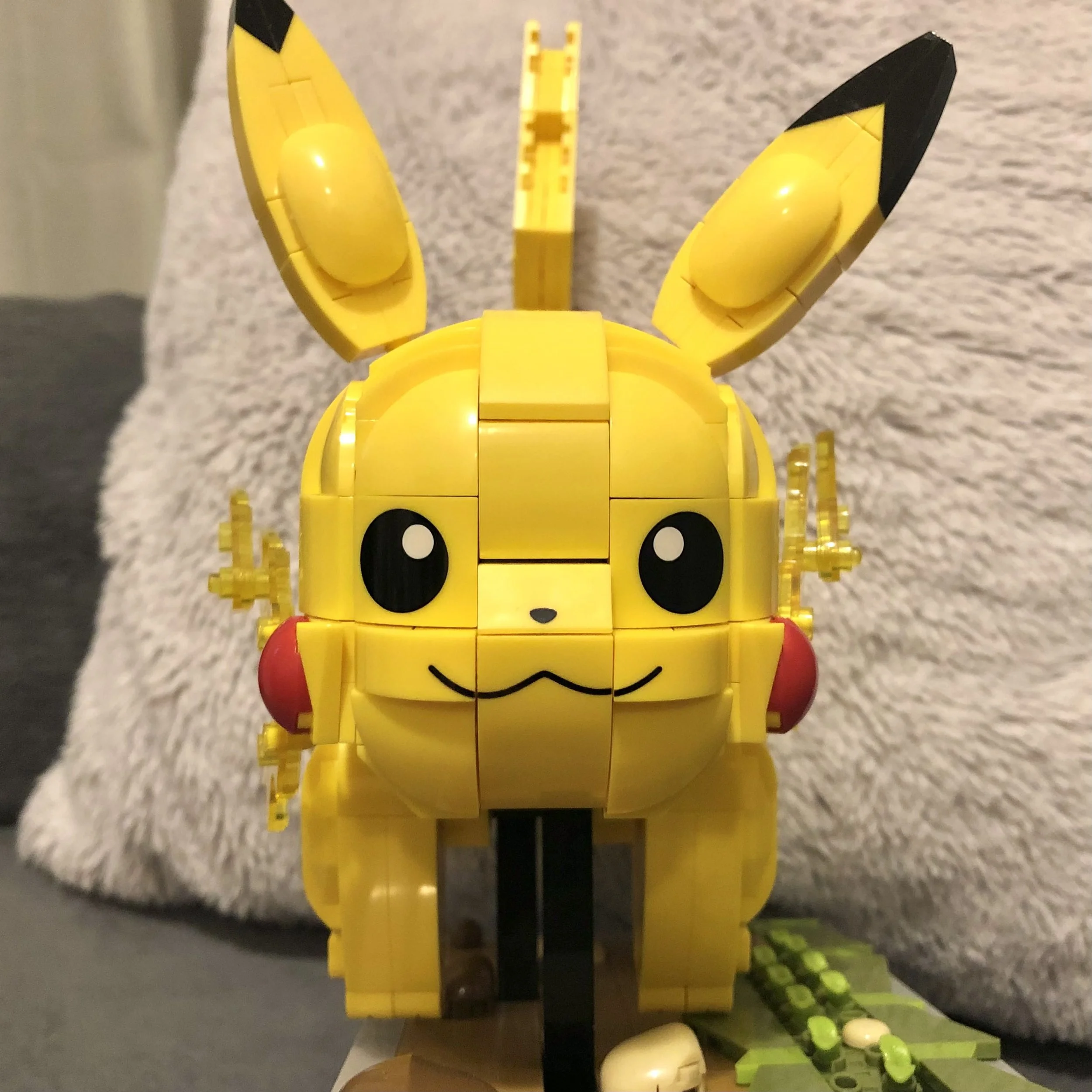 MEGA Pokemon Motion Pikachu Building Set Review | The Exploreist