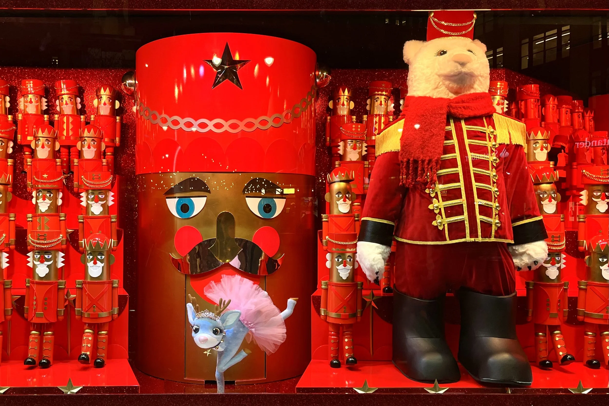 Macy’s Unveiled 2023 Holiday Window in Herald Square Featuring Tiptoe ...