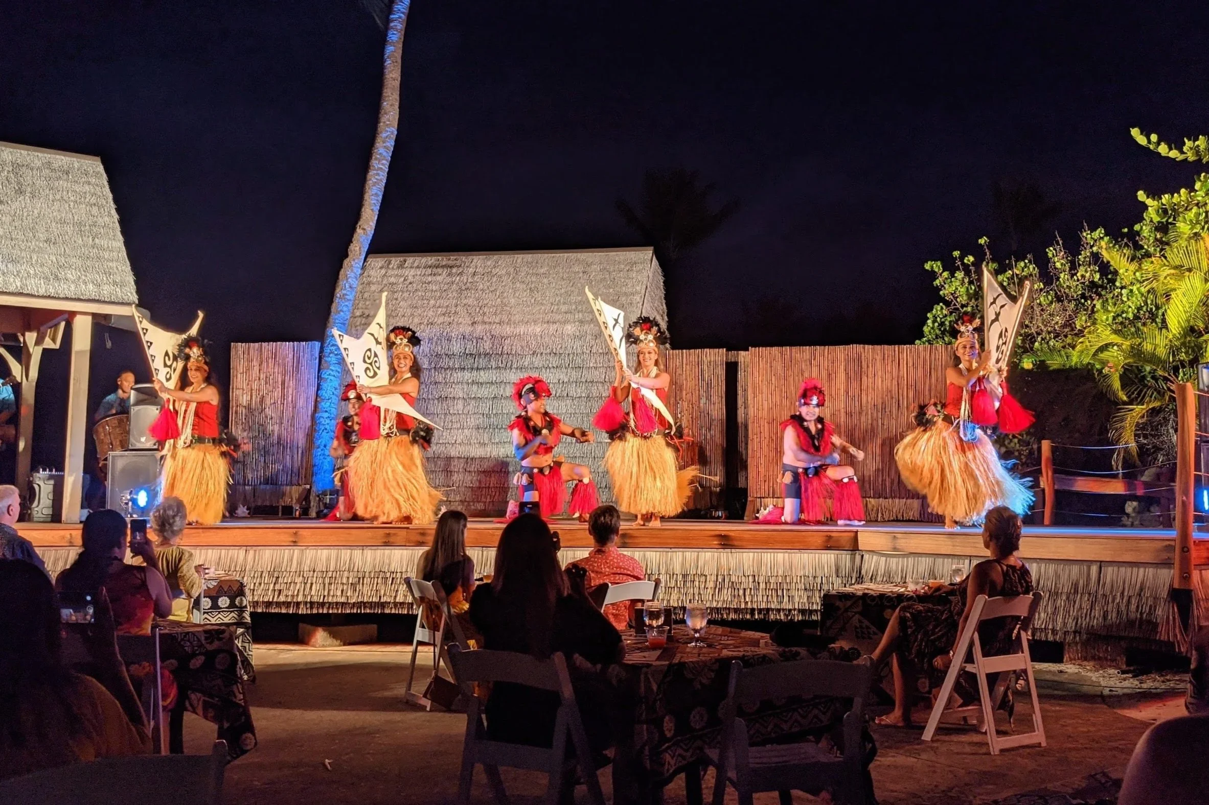 17 Best Luaus in Hawaii for Live Music, an Amazing Feast, and Hula Dances | The Exploreist