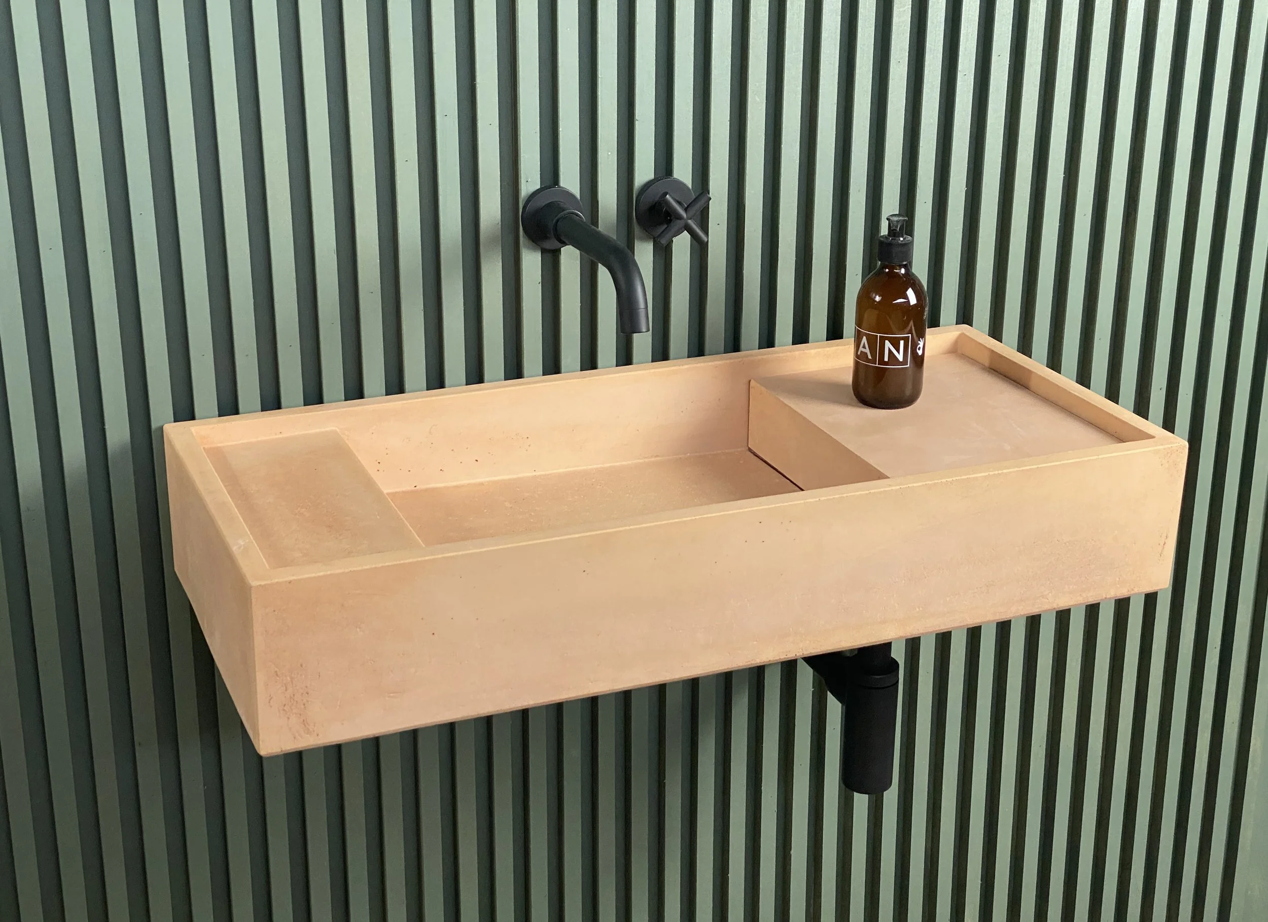 Dami — FORMED / concrete basins
