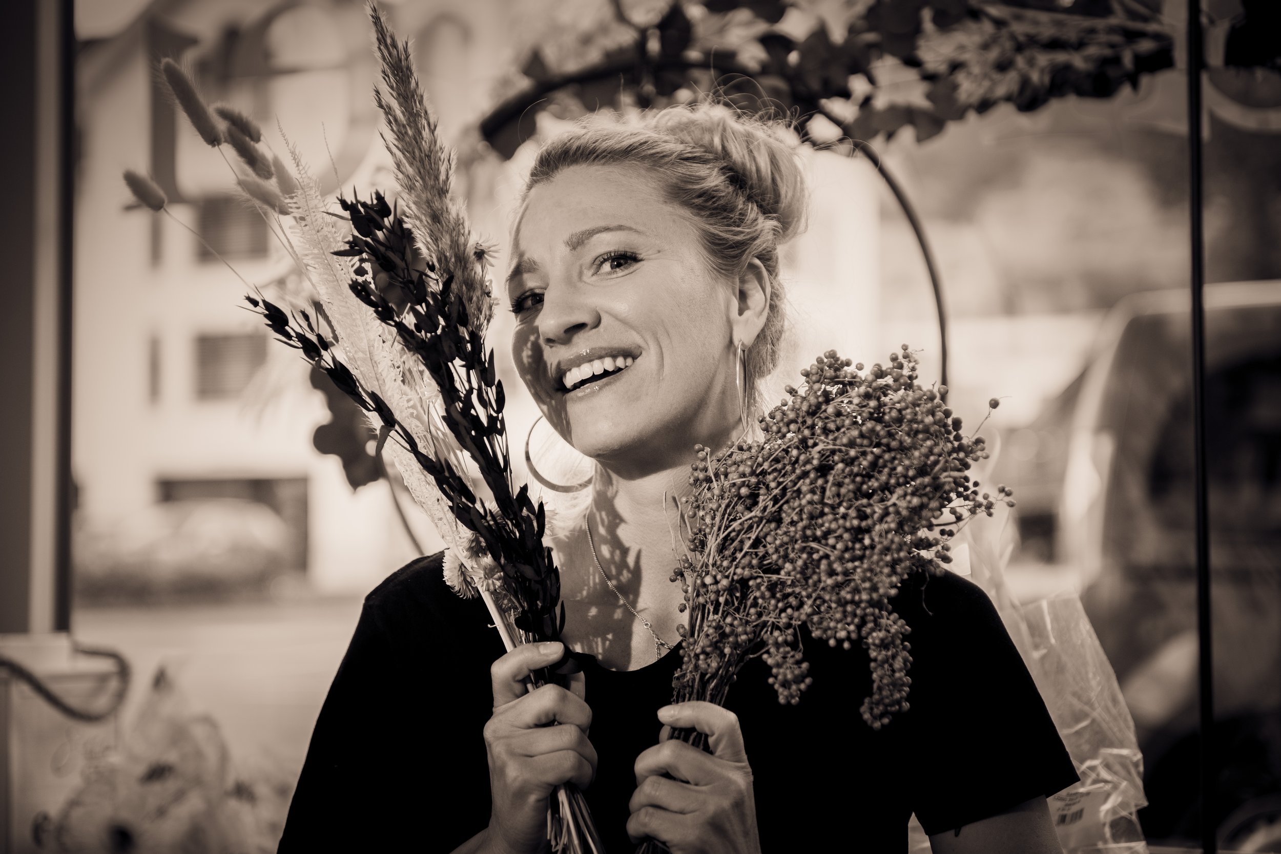 Kontakt & Über uns — Mathes-Realisation