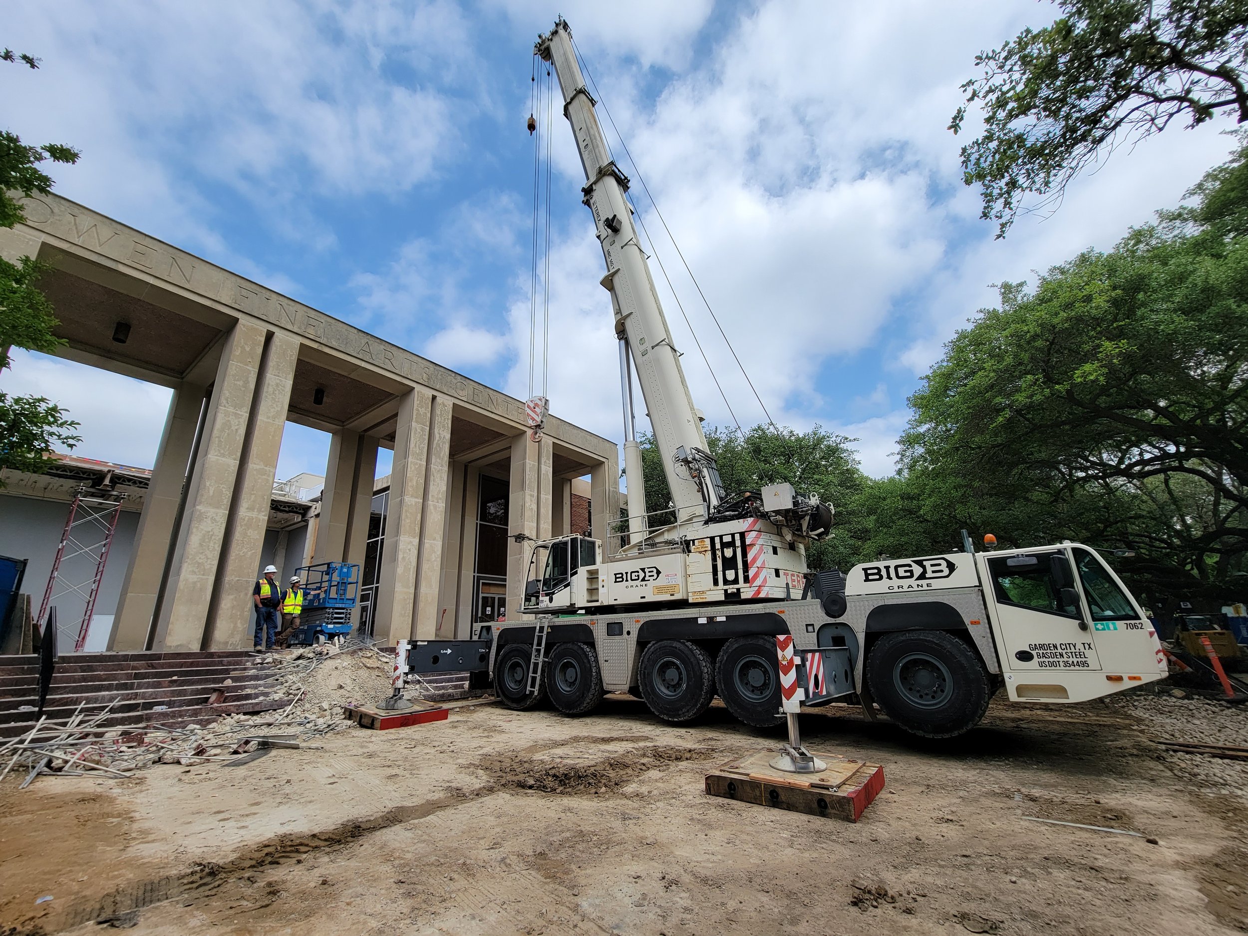 Big B Crane - Premier Crane Provider for the South Central US