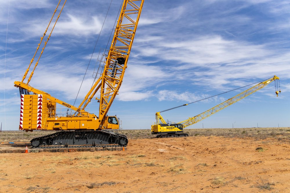 Equipment — Big B Crane - Wind, Oil & Gas, and Commercial Lifting