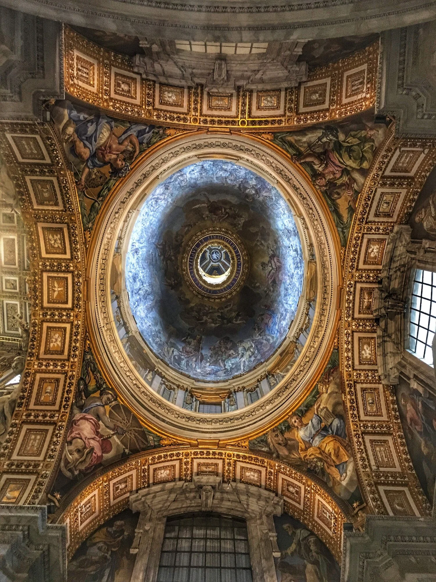 Saint Peter's Basilica - World's Largest Church in Europe's Smallest ...