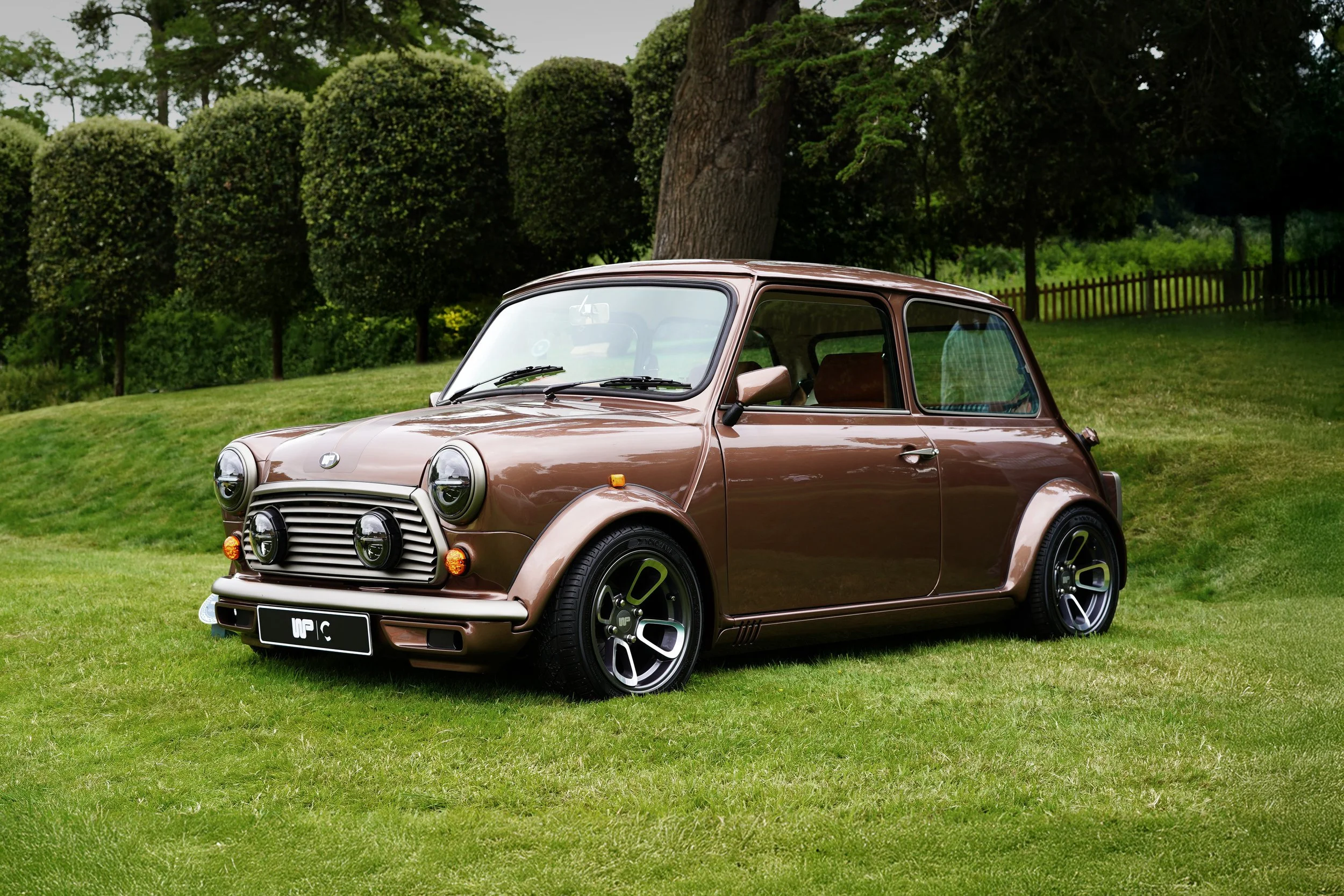 WOOD & PICKETT MINI BY CALLUM