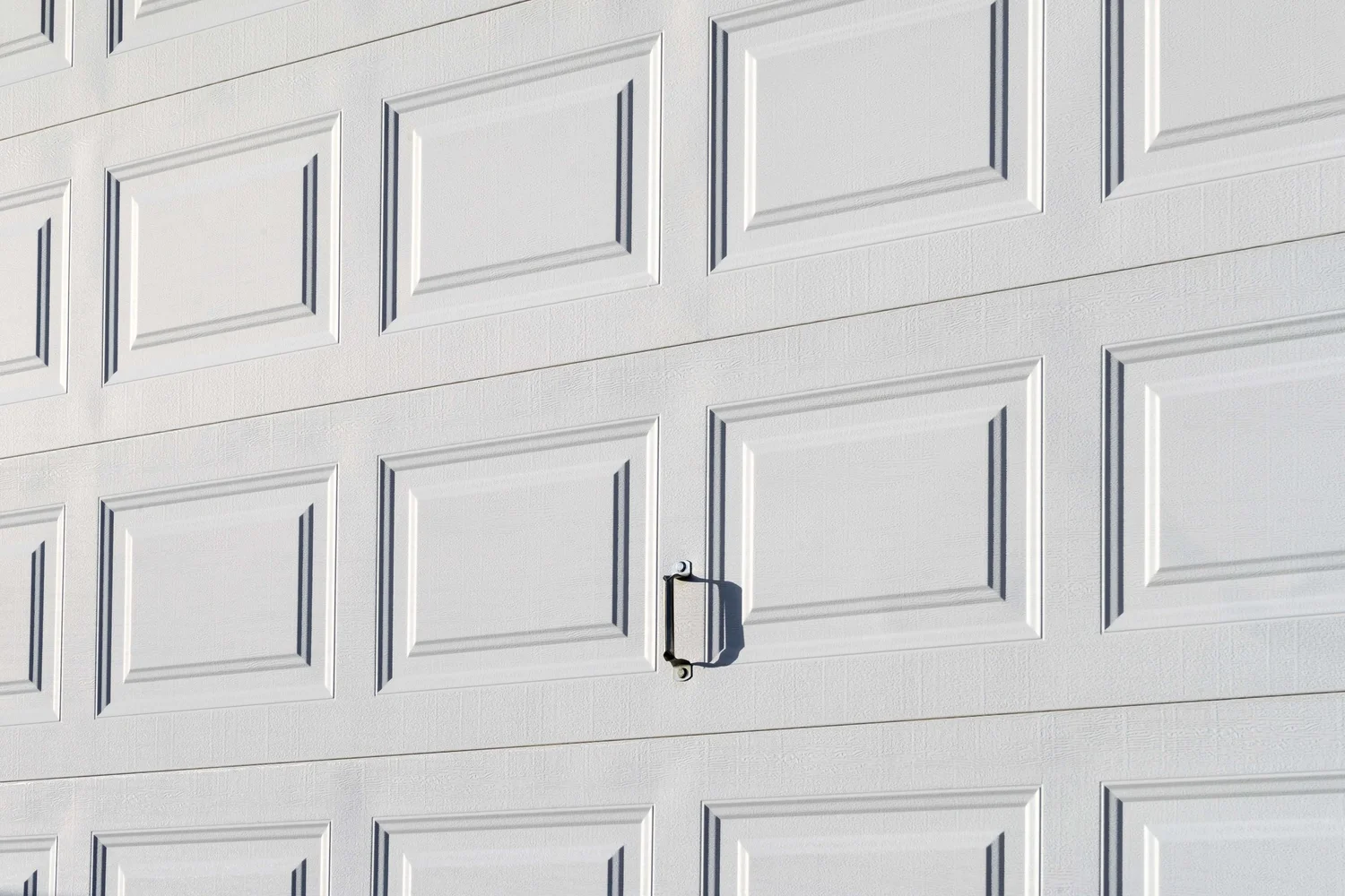 Understanding the Signs of a Broken Garage Door