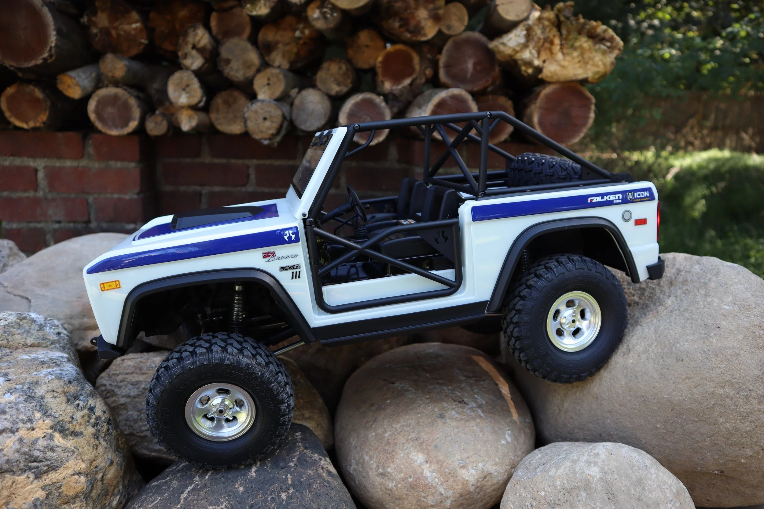 Axial SCX10 III Early Ford Bronco — 2 RC Budz