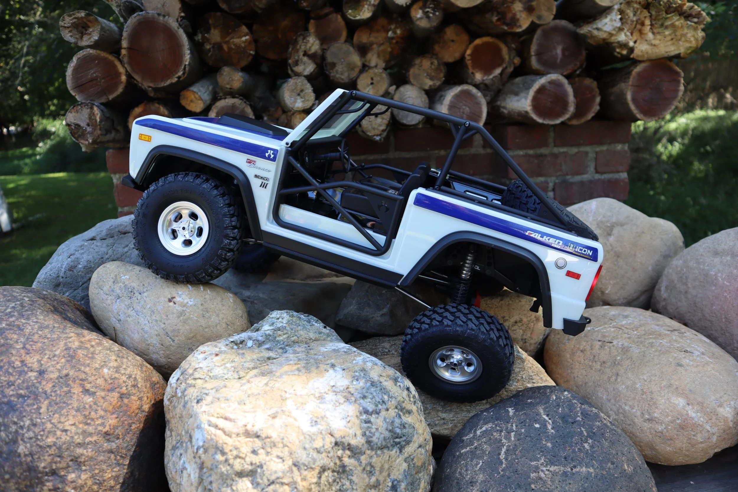 Axial SCX10 III Early Ford Bronco — 2 RC Budz