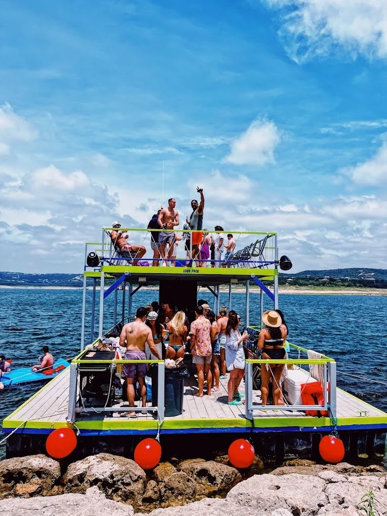 Lakeside Boat Rentals | Austin's #1 Party Barge on Lake Travis
