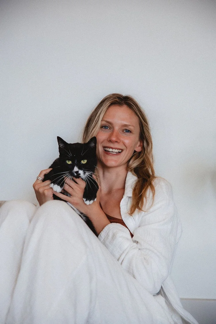 Online Kundalini Yoga Teacher | Saraswati Kundalini — Chariclo