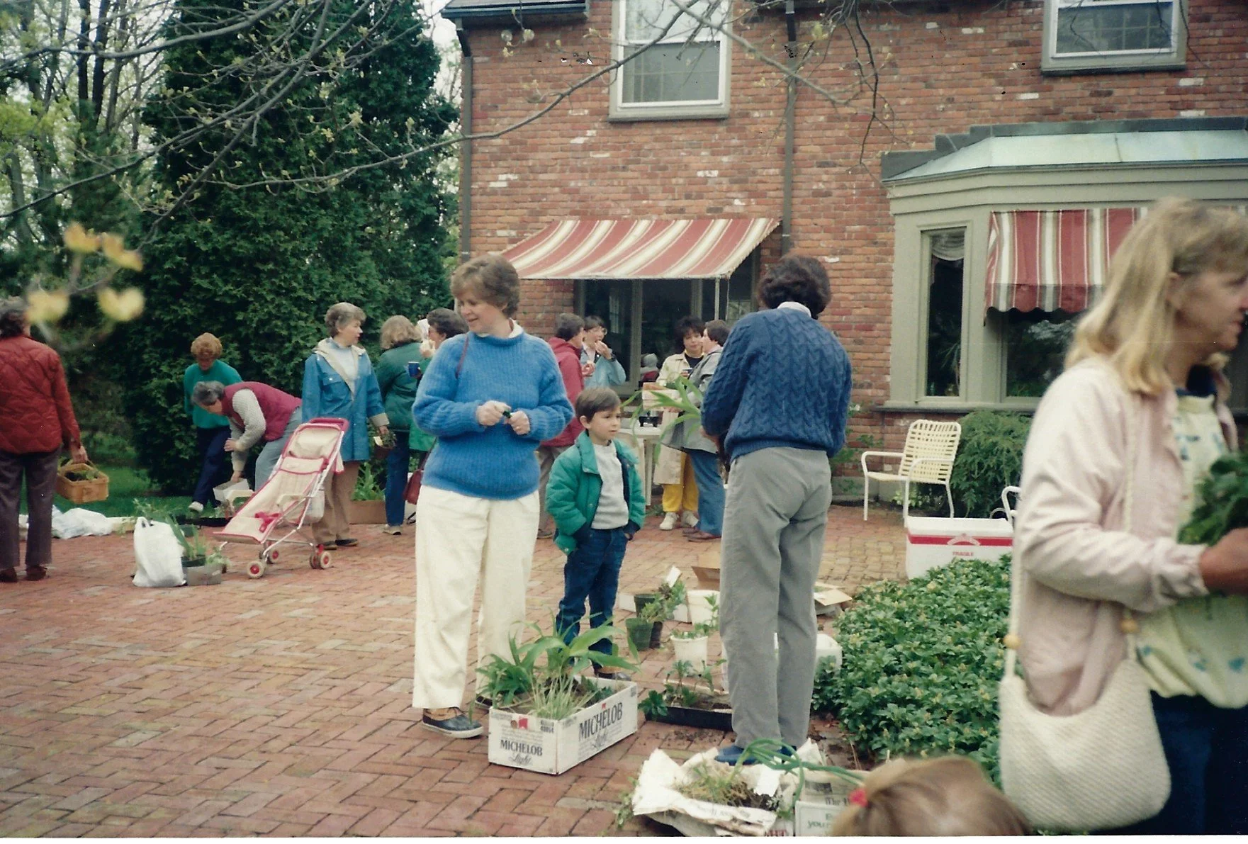 Barrington RI Garden Club History — BARRINGTON RI GARDEN CLUB