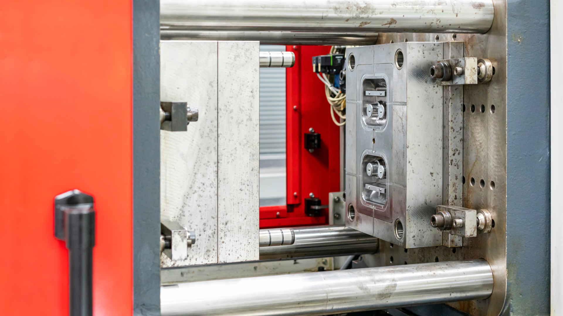 Custom Plastic Packaging | Plastic Container - Whitney Plastics