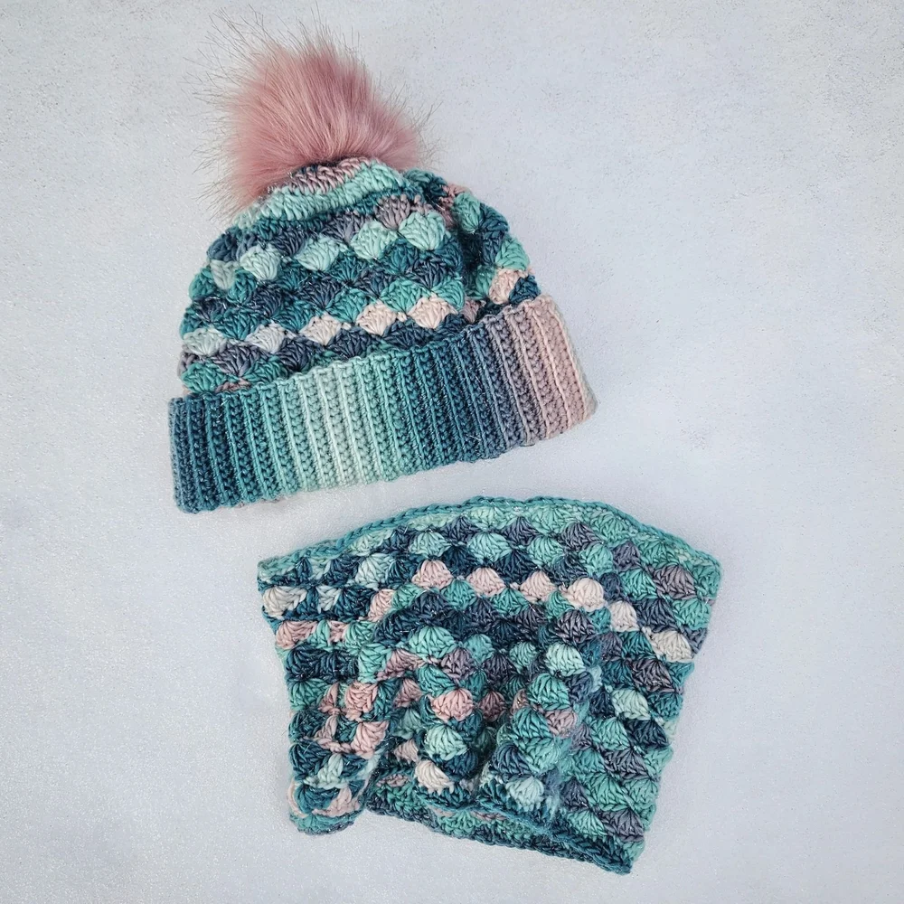 Mermaid Shell Stitch Beanie + Cowl | Free Crochet Pattern — Stitch and ...