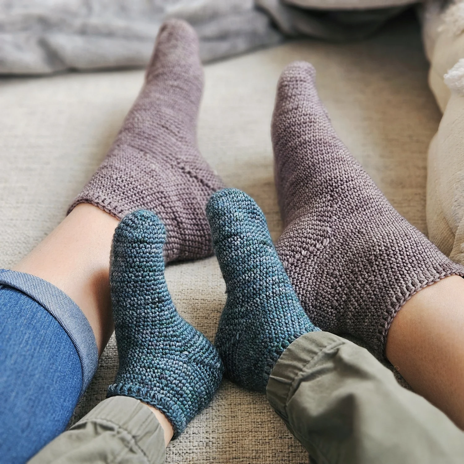 Free Crochet Ruffle Socks Pattern – Baby to Adult Sizes + Video ...