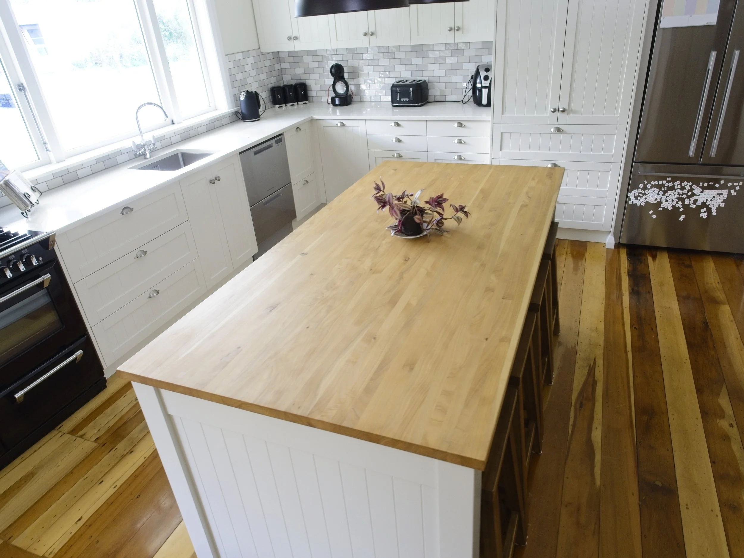 Palliser Ridge, Pirinoa. — M. B. BROWN LTD