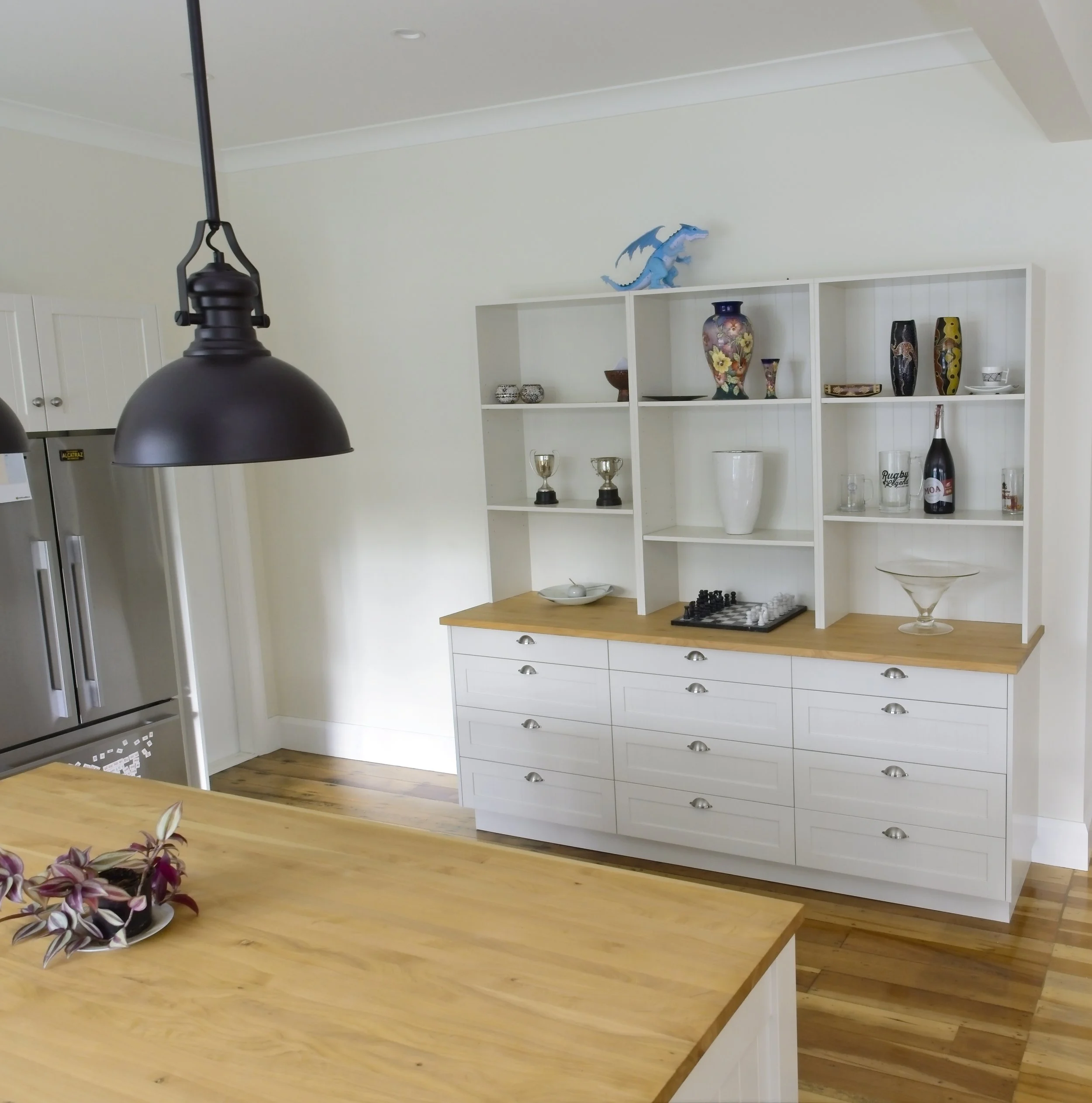 Palliser Ridge, Pirinoa. — M. B. BROWN LTD