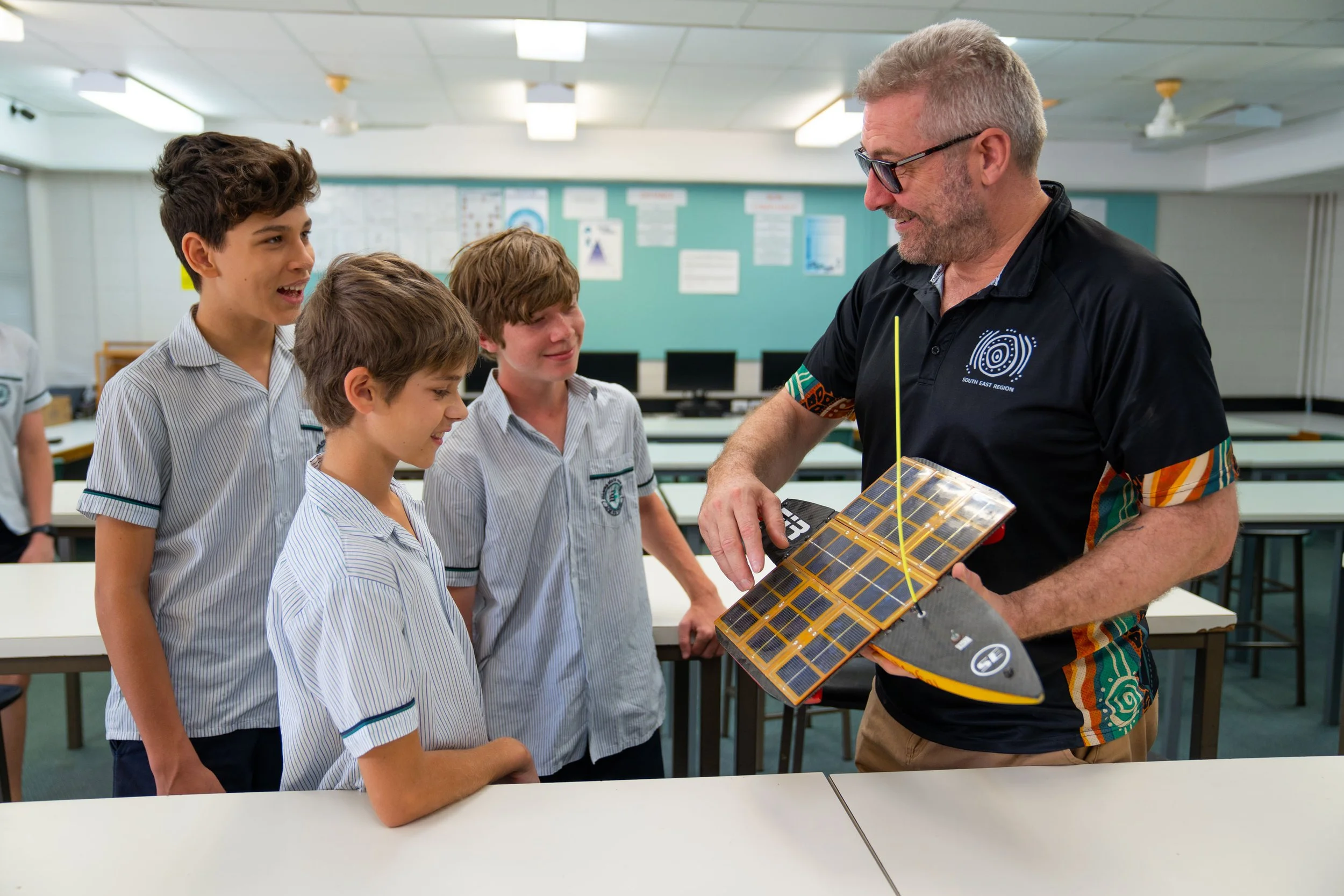 Elanora State High School