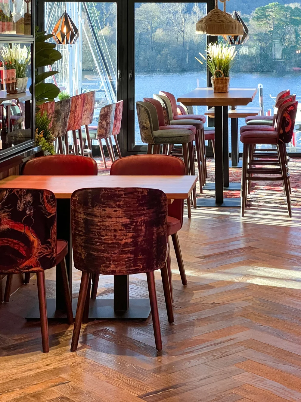 One of the best Restaurants Bowness on Windermere | Lake Views — Quayside