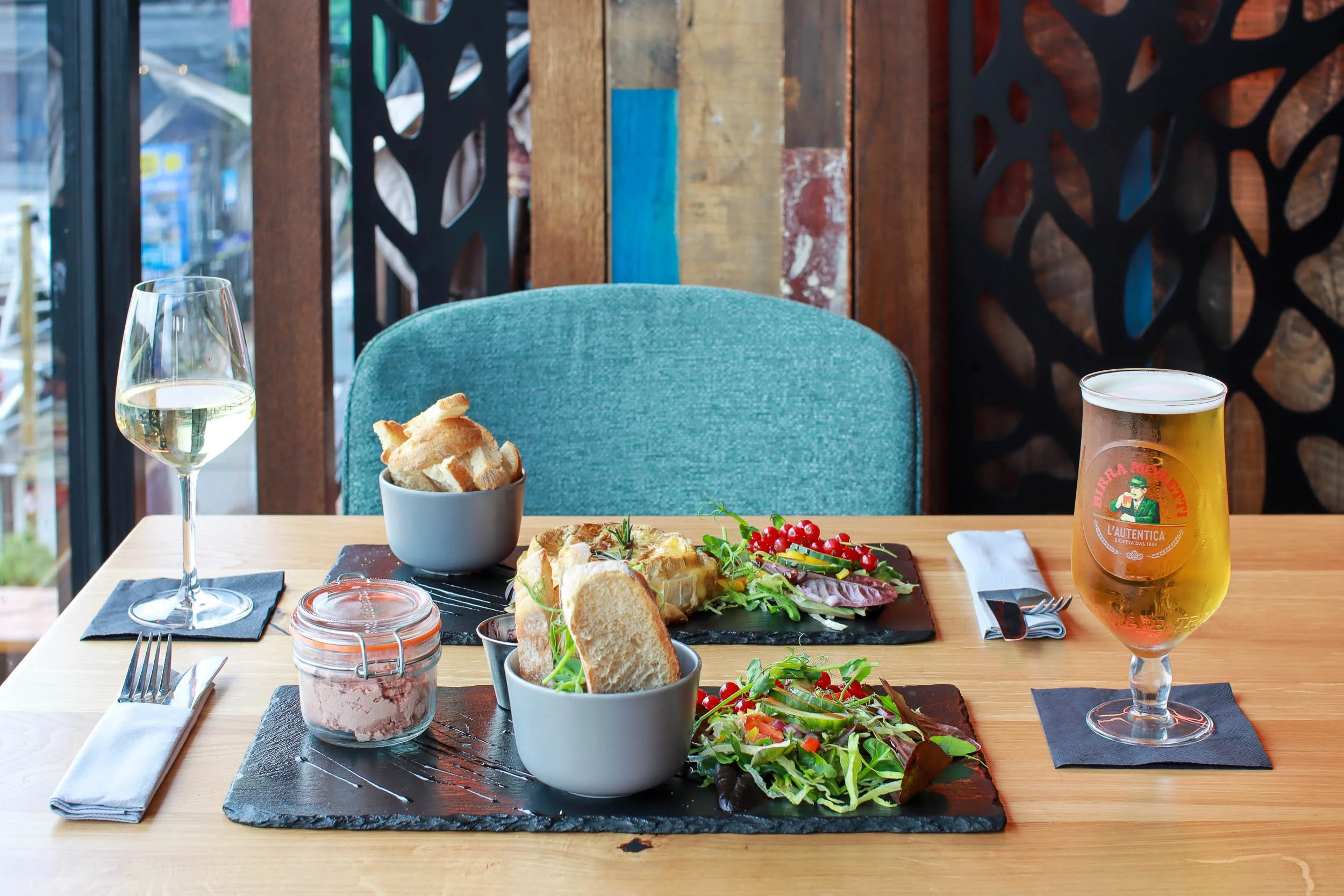 One of the best Restaurants Bowness on Windermere | Lake Views — Quayside