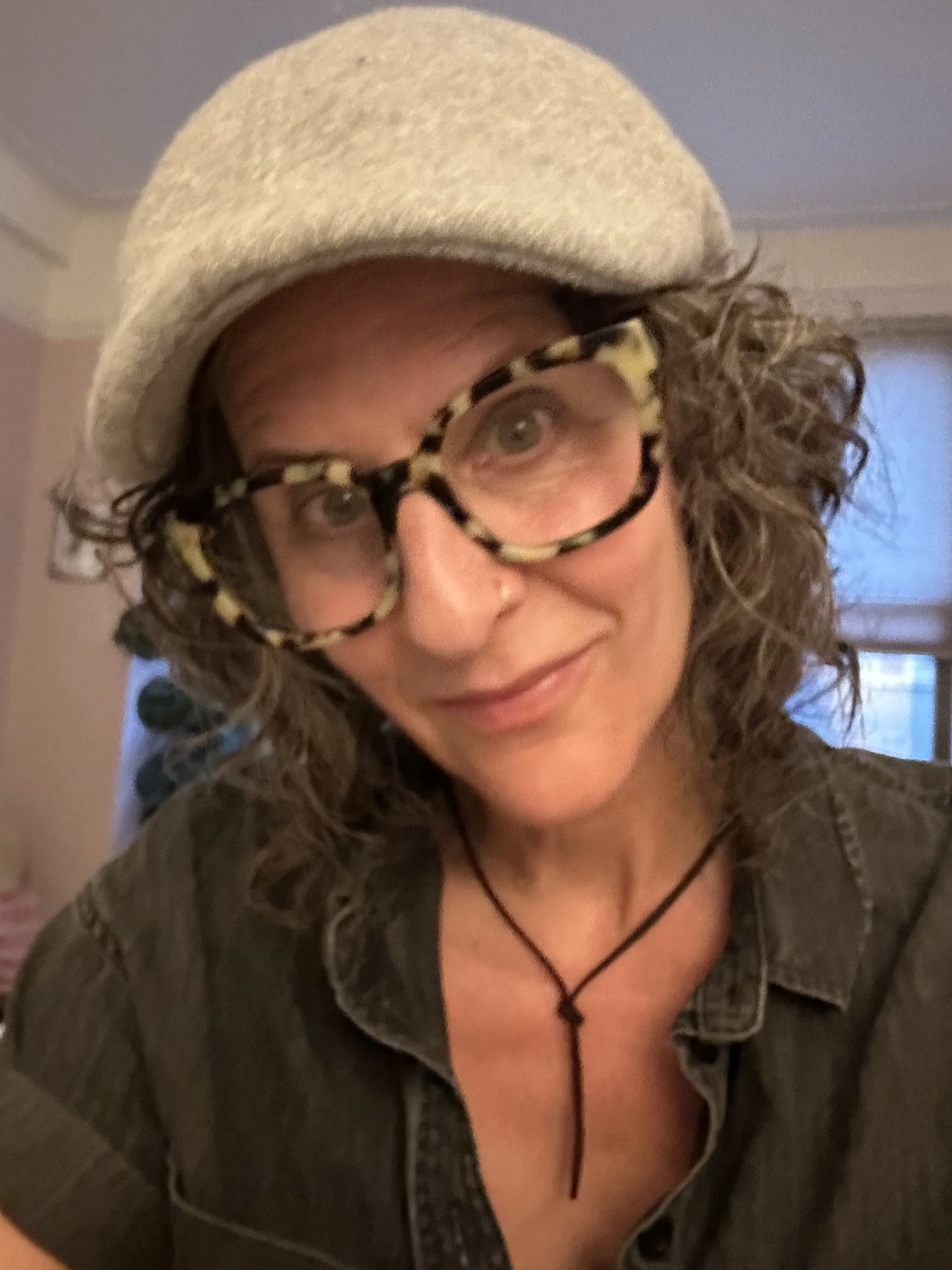 Episode 15: Samantha Fox, Late Bloomer Lesbian — Queer Divorce Club