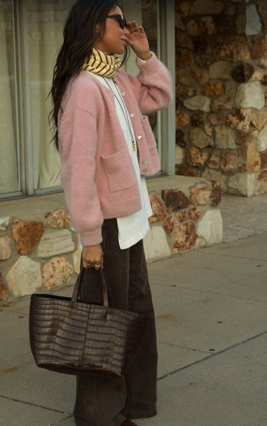 10 Outfit Hacks That Make You Look Stylish Without Buying New Clothes ...