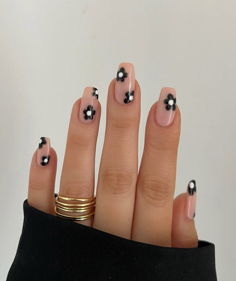 20 Chic Spring Floral Nails: Minimalist Flower Gel Nail Art Ideas ...