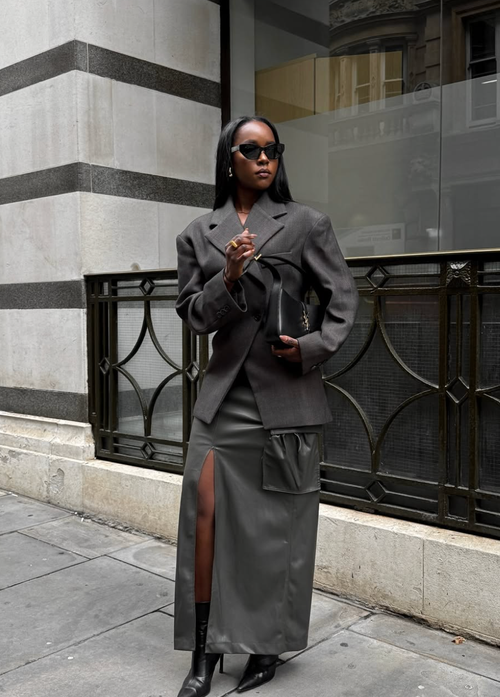 What to Wear Under a Blazer: 7 Foolproof Tops That Won't Look Bulky ...