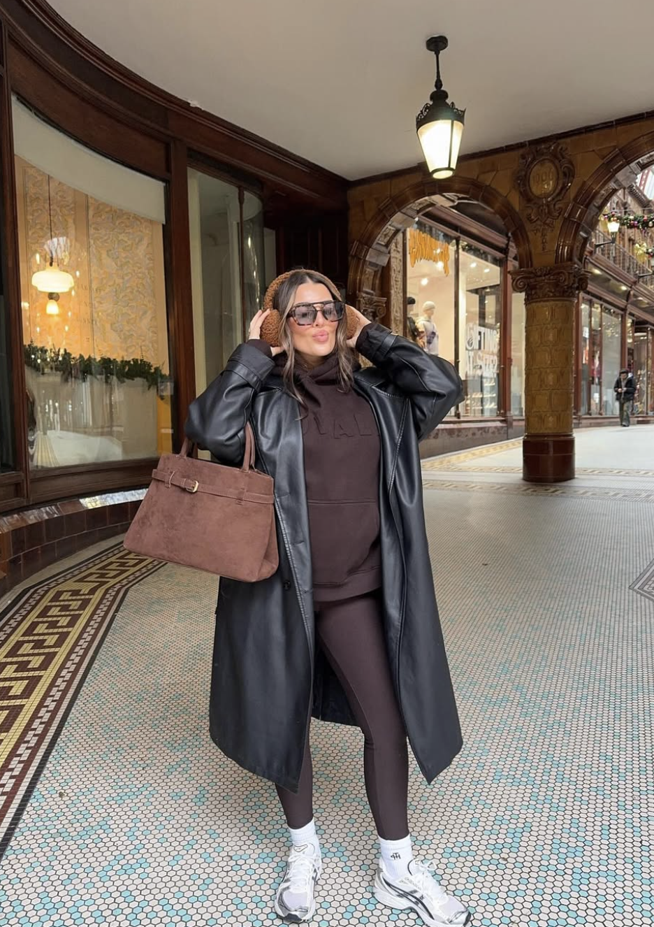 Long Tops to Wear With Leggings (That Actually Look Chic in Winter ...