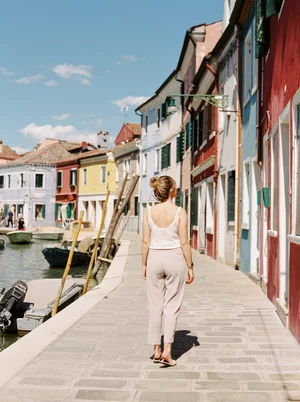 A Seasonal Guide: What To Wear in Italy – Style Tips for Every Season ...