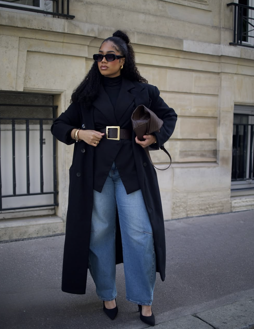How to Style Barrel Jeans Without Looking Boxy (Outfit Formulas That ...