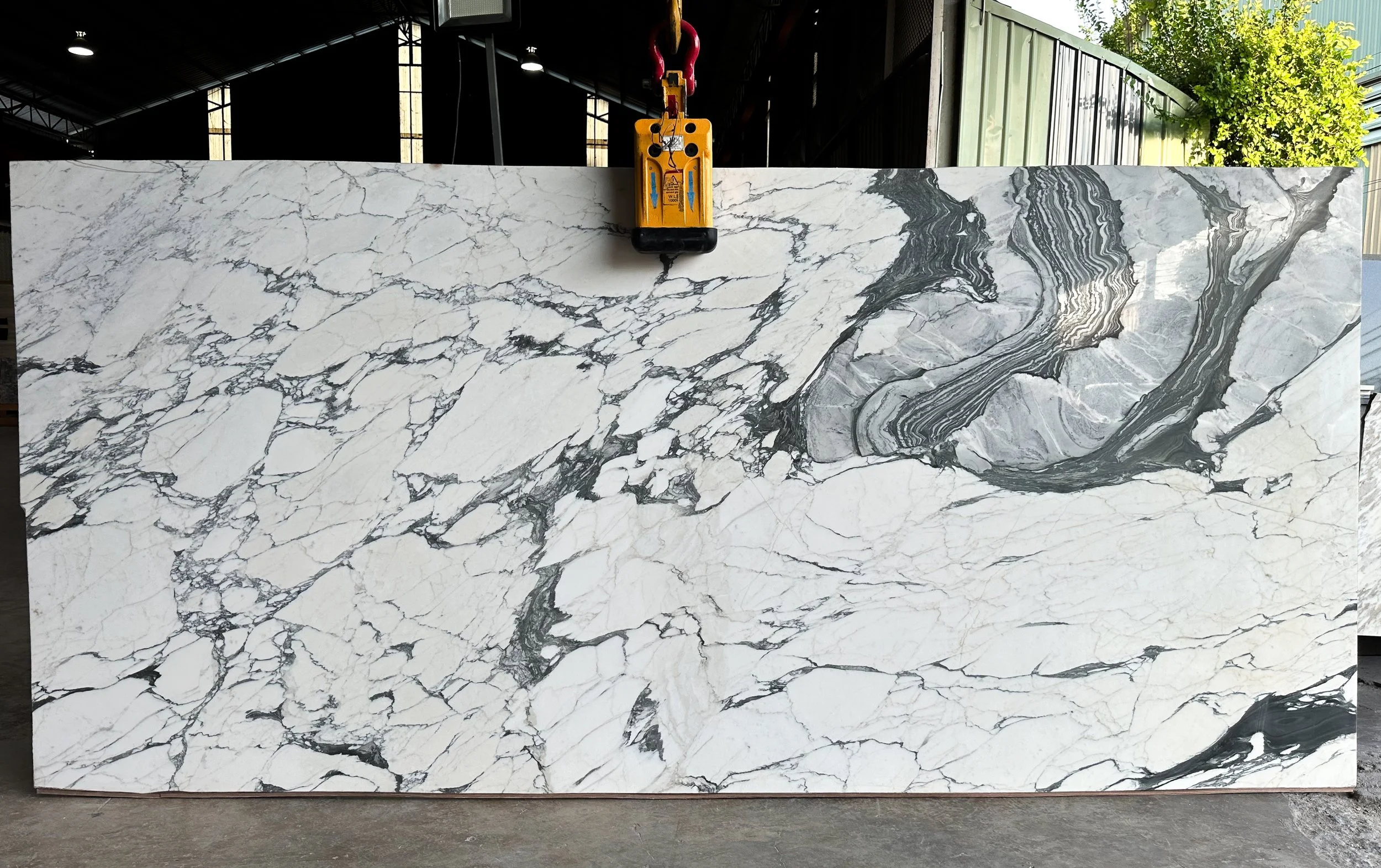 Calacatta Black #258467 | GRAND STONE | Marbles and Porcelain Tiles ...
