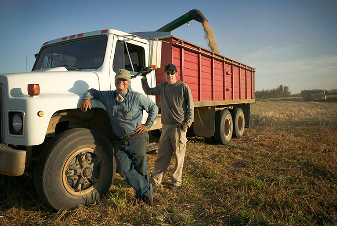 Farm Labor Contractors and the H2A Visa Program | USA Farm Labor, Inc.