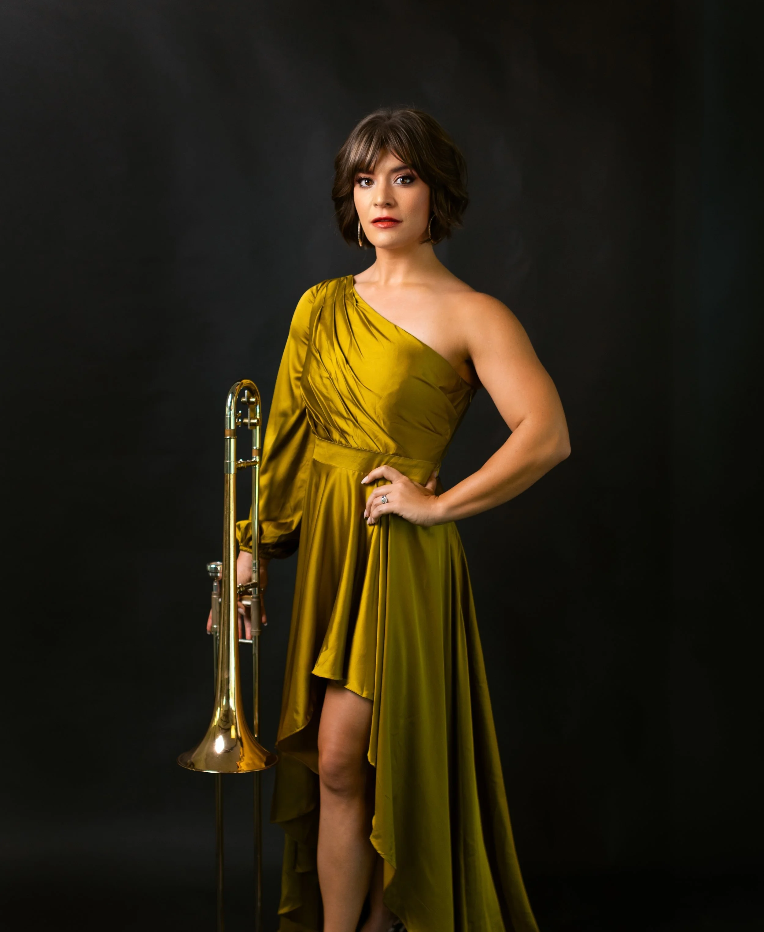 EPK — Aubrey Logan