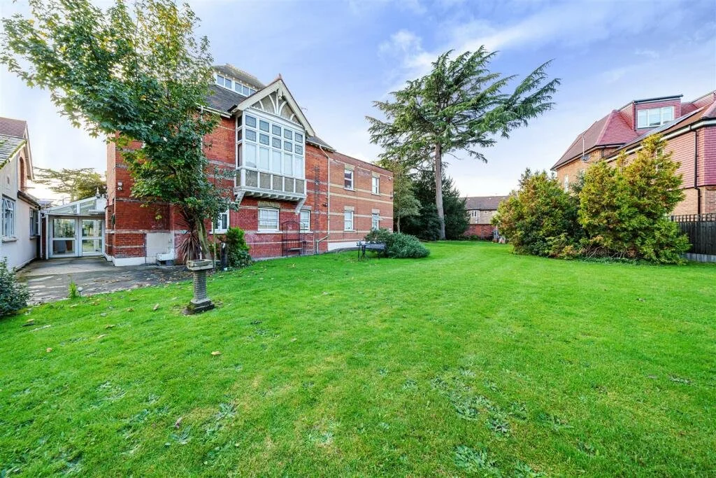 Peacehaven Residence | Acton W3