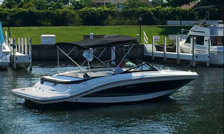 Rent a 20ft Sea Ray SPX190 Bowrider on Lake Minnetonka — Tonka Boat Rentals