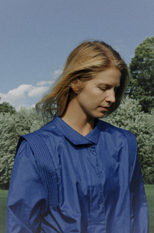 Shaina Hayes (Bonsound) unveils playful, country-tinged title-track ...