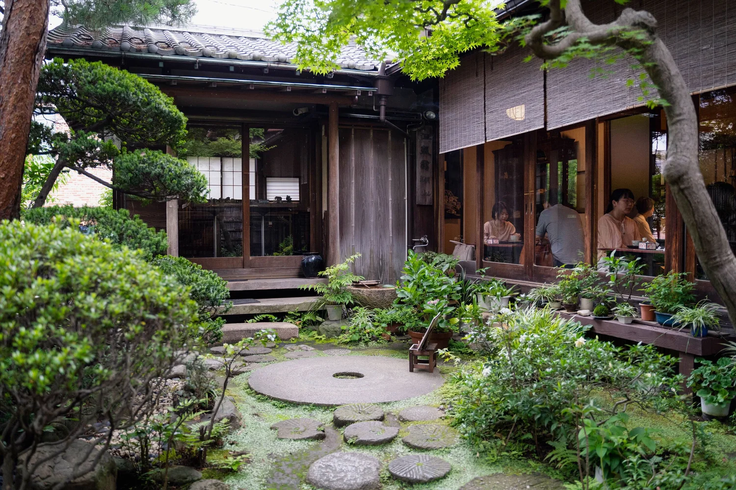 A guide to exploring Jiyūgaoka, Tokyo — Barrettish